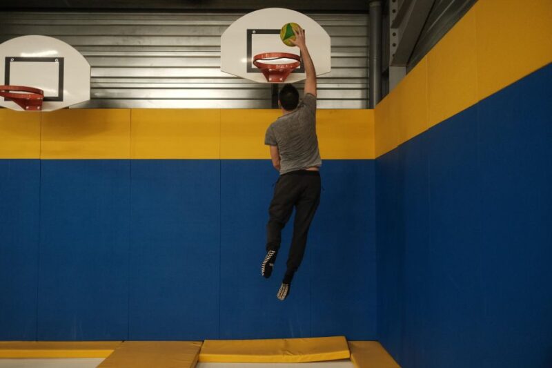 Jump 1h Trampoline Park Béziers - Instructor and Language