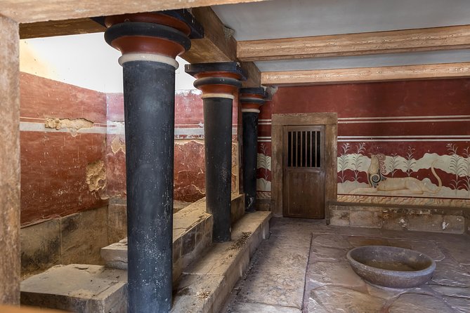 Knossos Palace Guided Walking Tour - The History and Significance of Knossos Palace