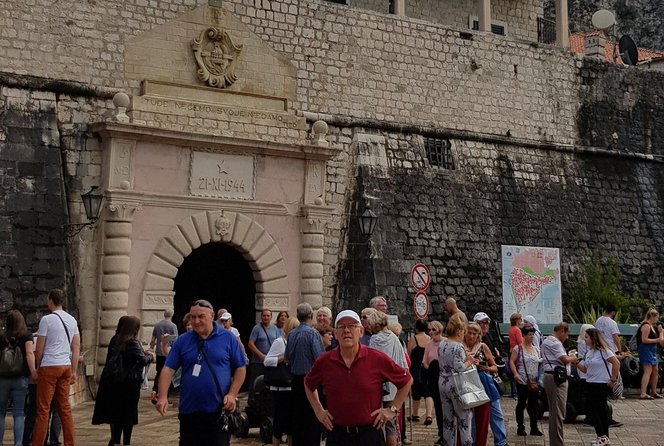 Kotor Old Town Small-Group Walking Tour - Learning From Knowledgeable Tour Guides