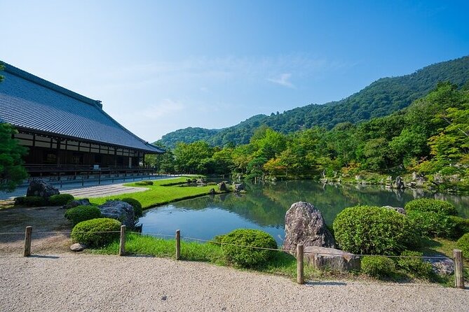 Kyoto Arashiyama: Fall Foliage Walking Tour【Autumns Limited】 - Capturing the Beauty of Autumn in Kyoto