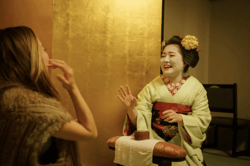 Kyoto: Geisha Dinner & Gion Cultural Walk - Dinner With a Geisha or Maiko