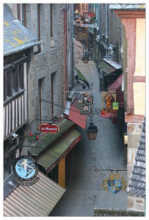 Mont Saint Michel Guided Day Trip With Abbey Entry From Paris - Guided Exploration of the Island and Abbey