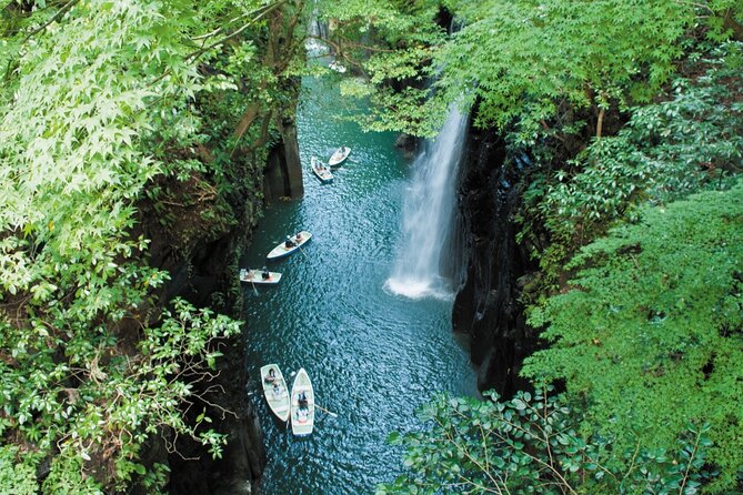 Mt. Aso and Takachiho Gorge 1 Day Highlights Tour From Kumamoto - Accessibility and Participation