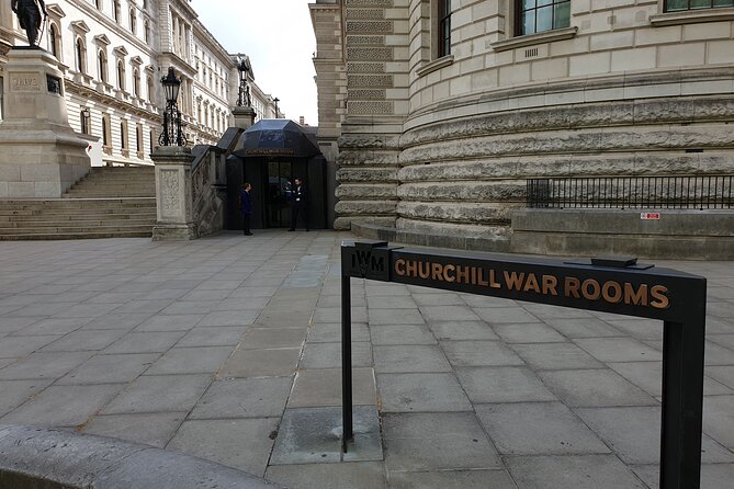 Palaces, Parliament & Power: A Walking Tour of Londons Royal City - Uncovering Architectural Wonders
