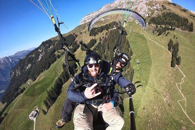 Paragliding Tandemflight Lucerne - Engelberg - Preparing for the Paragliding Adventure
