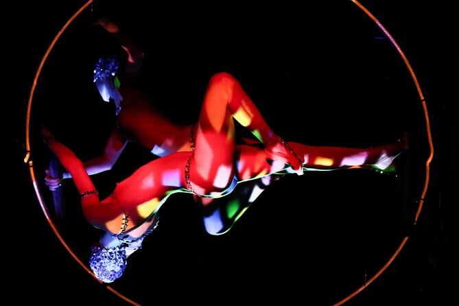 Paris Crazy Horse Cabaret Show - Dress Code and Age Restrictions
