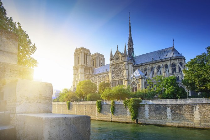 Paris Tour With Lunch at the Eiffel Tower and Seine River Cruise - Exploring the City of Light