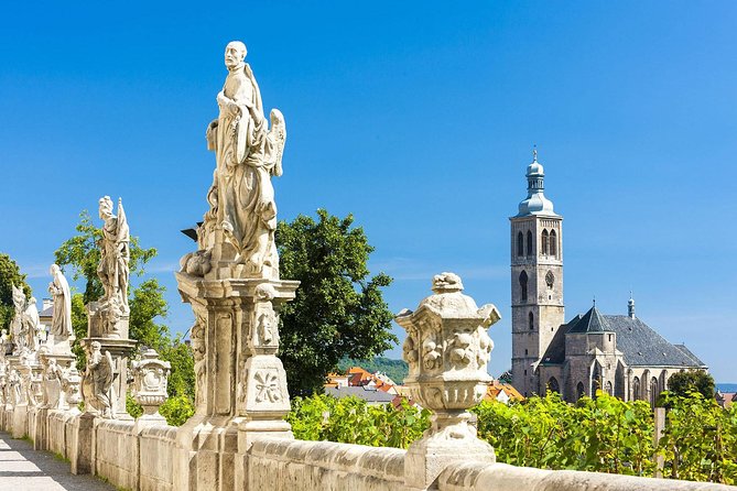 Prague-Vienna One-Way Sightseeing Day Tour Review - Pricing and Booking Options