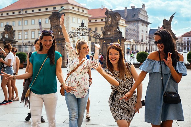 Private City Kickstart Tour: Prague - Meeting and Pickup Information