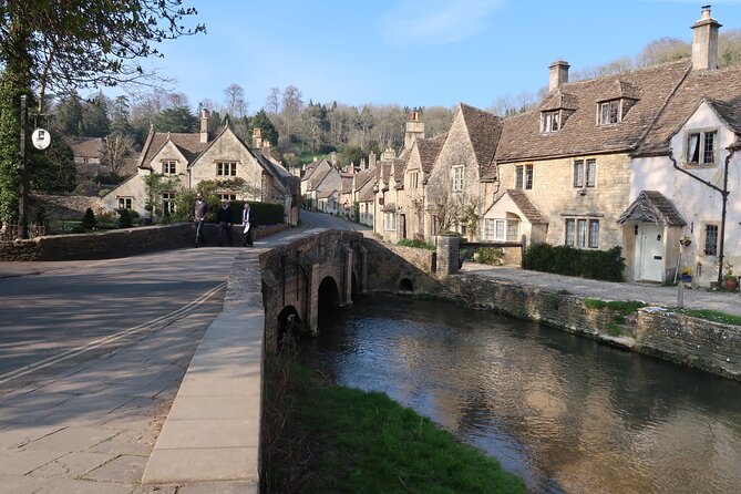 Private Day Tour From London - Stonehenge, Bath & Cotswolds - Exploring Stonehenge