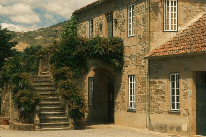 Private Douro Valley Tour With Lunch & Wines - Exploring the Douro Valley