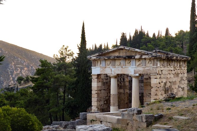 Private Tour: Delphi Day Trip From Athens Including Wonderful Local Lunch - Indulging in Local Cuisine: A 3-Course Lunch in Arachova
