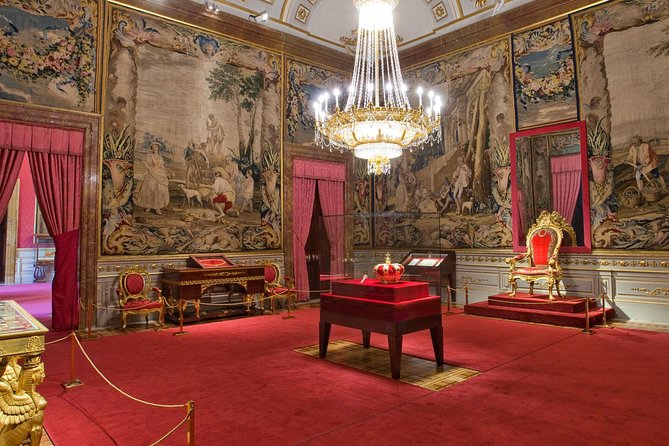 Royal Palace of Madrid Early Entrance Tour Skip-The-Line Ticket - Exploring the Royal Residence