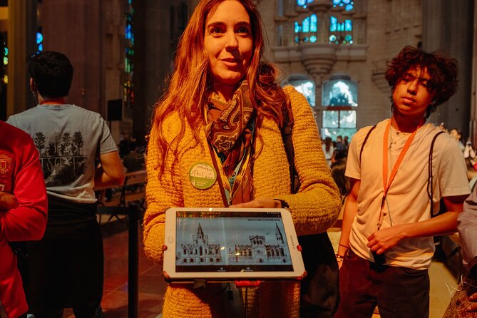 Sagrada Familia Guided Tour With Skip the Line Tickets - Tour Requirements and Dress Code