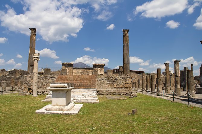 Skip-The-Line Pompeii Guided Tour From Naples - Getting to the Meeting Point