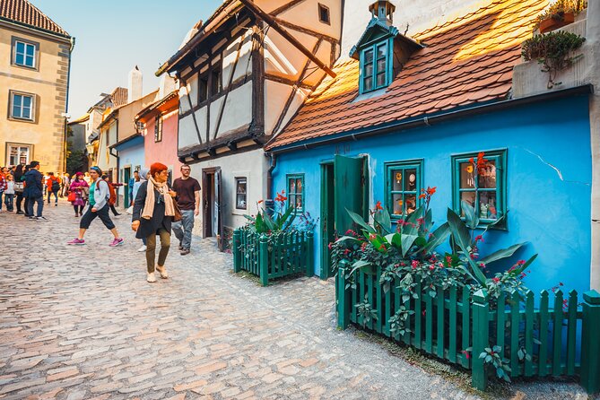 Skip the Line: Prague Castle Interiors Tour With Local Guide - Important Information for Visitors