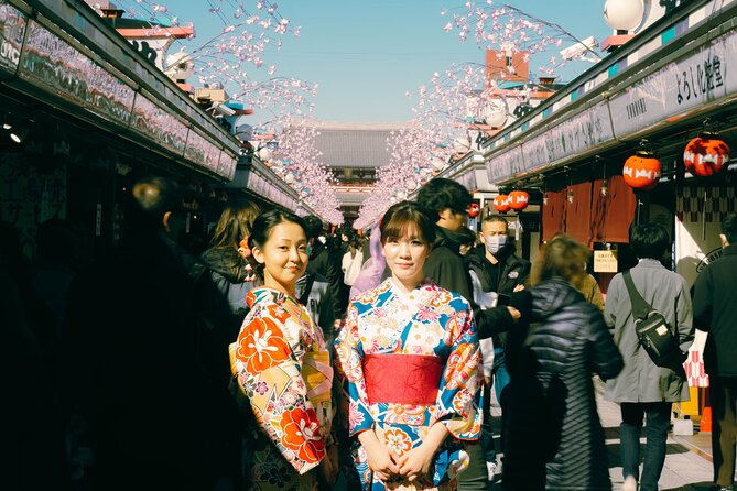 Snap Photo in New Tokyo - Communication and Language