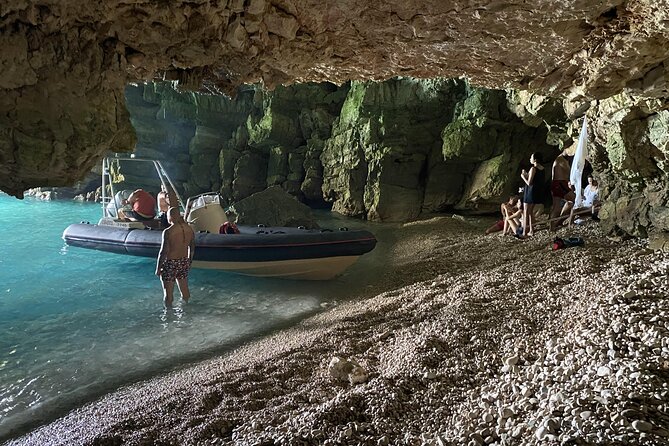 Speed Boat Tour to National Park and Grama Bay - Positive Experiences