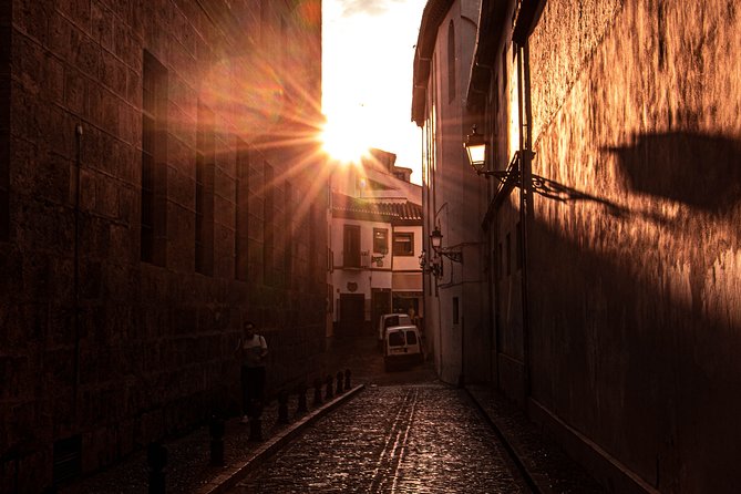 Sunset Walking Tour in Albaicín & Sacromonte - Accessibility and Physical Requirements