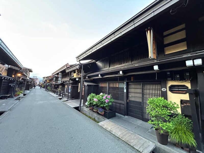 Takayama Night Tour With Local Meal and Drinks - Exploring Takayamas Edo-Era Streets