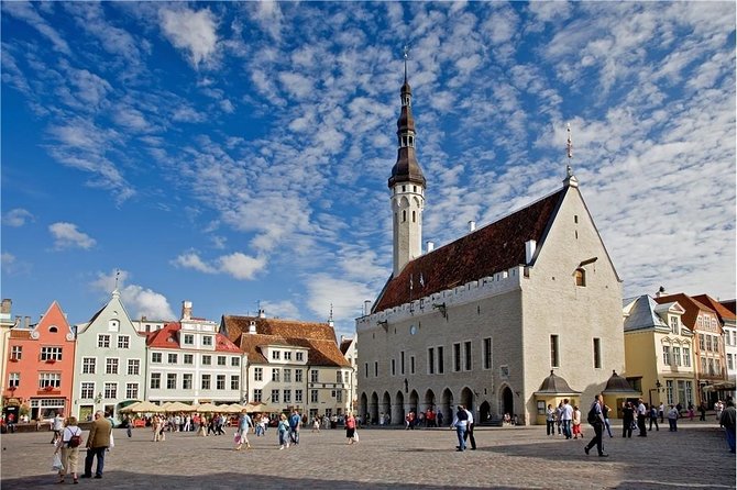 Tallinn Sightseeing Tour by Coach and Foot - Explore the Tallinn Old Town
