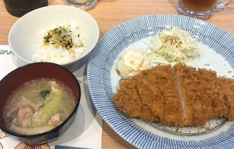 Tokyo: Challenge Sumo Wrestlers and Enjoy Meal - What to Expect