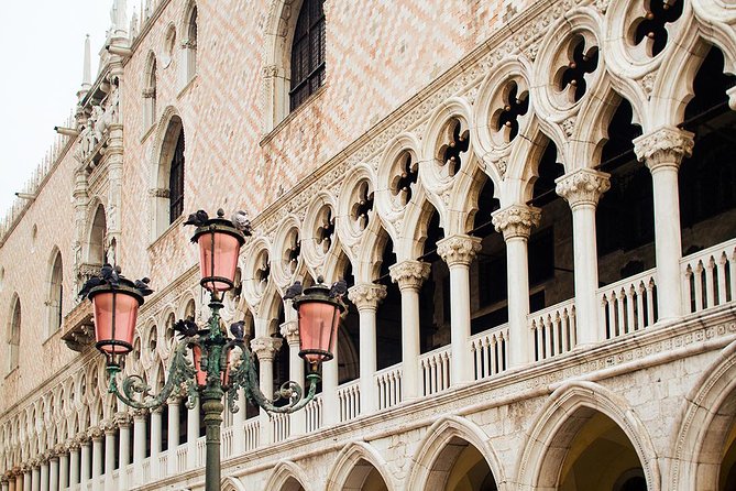 Venice Doges Palace VIP Tour: Secret Chambers & Prison Cells - Exploring the Secret Chambers