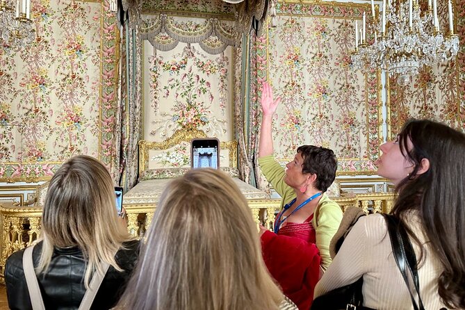 Versailles Palace and Gardens Skip-The-Line Tour From Paris - Exploring the Palace of Versailles