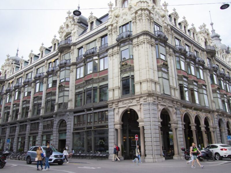 Zurich: Exclusive Swiss Banking Tour With a Local - Adaptable Itinerary and Participant Information