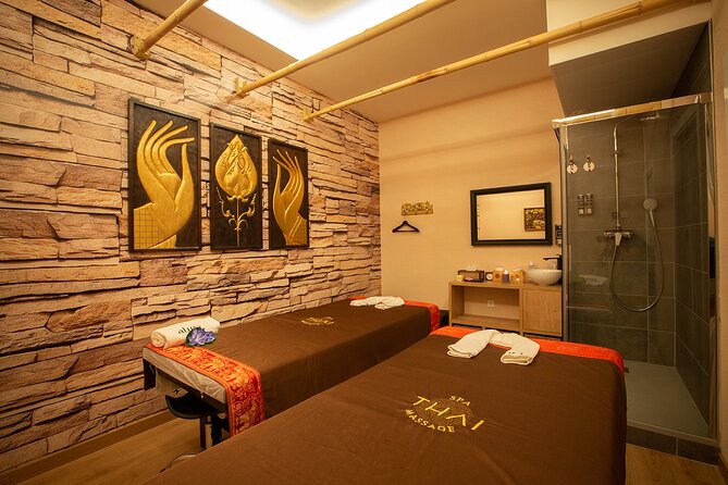 60 Min Couples MASSAGE to Choose and 30 Min Floral Bath THAI MASSAGE ALURA - Service Overview