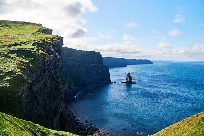 3-Day Blarney Castle, Ring of Kerry, & Cliffs of Moher Rail Tour - Marveling at the Stunning Ring of Kerry and Cliffs of Moher