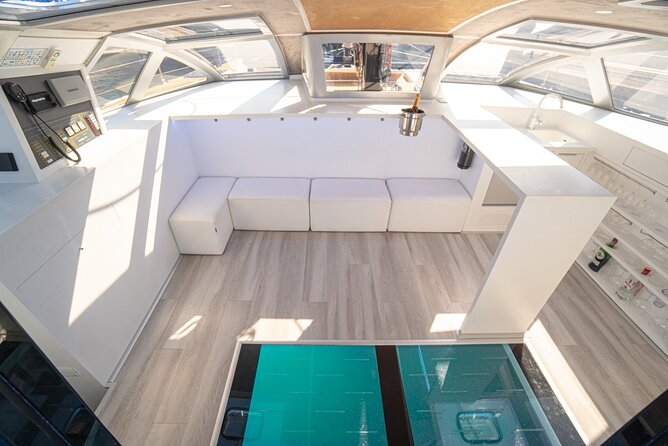 3 Hrs. Whale Watching and Relaxing Chill Out Catamaran With Glass Floor - Catamaran Features