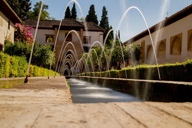 Alhambra and Generalife Skip-The-Line Ticket With Guide - Since You Asked