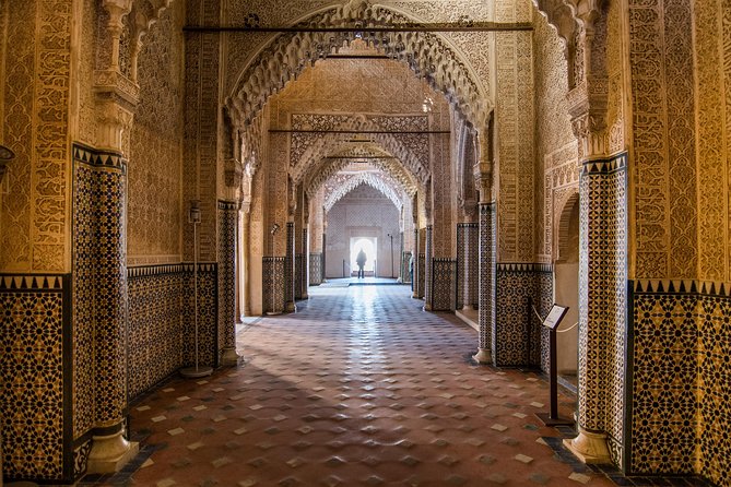 Alhambra With Nazaries Palaces Private Tour From Seville - Exploring the Alhambra