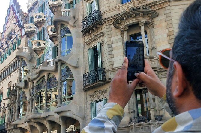 Barcelona Photo Highlights Ebike Small Group Tour - Discovering the Columbus Monument