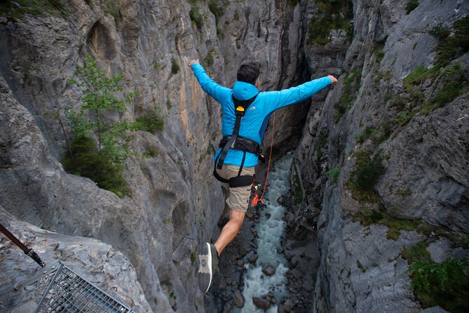 Canyon Swing With OUTDOOR - Recommended Attire