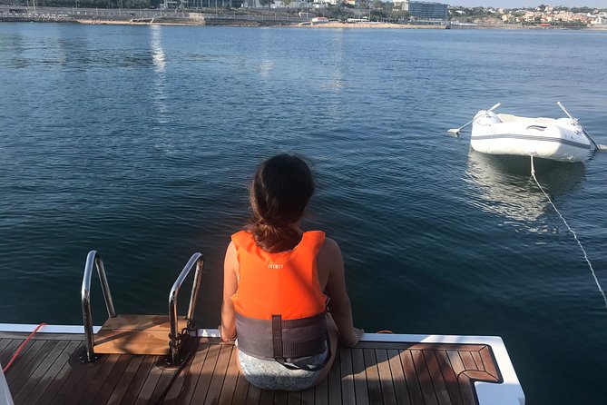 Cascais Private Sailing 2h Cruise With a Drink - Flexible Sailing Routes and Special Moments