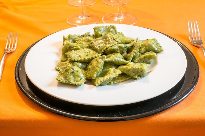 Cesarine: Dining & Cooking Demo at Locals Home in La Spezia - Accessibility and Transportation Options