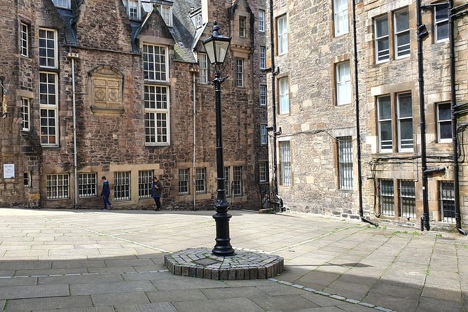 Edinburgh Private Walking Tour - Exploring the Royal Mile and Greyfriars Kirk