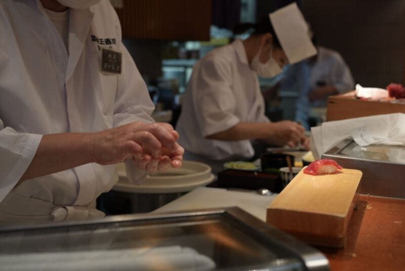 Experience Tsukiji Culture and Food｜Sushi & Sake Comparison - Opportunity to Learn About Japanese Food Culture and History