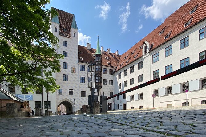 Fall in Love With Munich in a Private Old Town Walking Tour - Insider Tips for Dining and Sightseeing