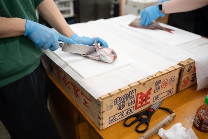Fish Cutting Class - Japanese Food Culture and Dietary Accommodations