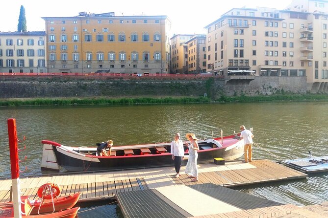 Florence River Cruise on a Traditional Barchetto - Unique Features of the Tour
