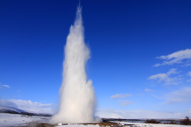 Fontana Geothermal Spa and Golden Circle Tour From Reykjavik - Inclusions and Amenities