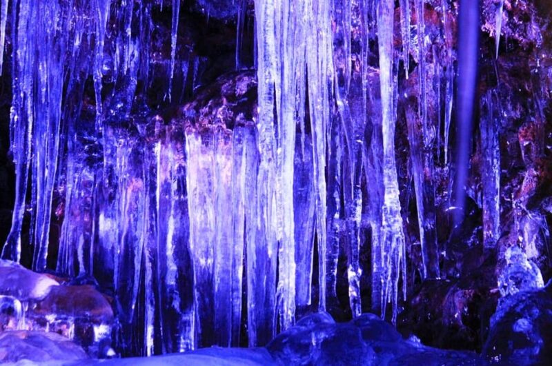 Fuji Kawaguchiko, Hot Spring, Wind & Ice Cave Adventure Day - Languages and Minimum Participants