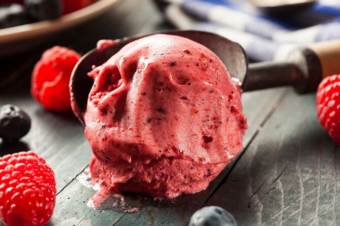 Gelato and Fettuccine Pasta Cooking Class Review - Instructor Expertise and Class Atmosphere