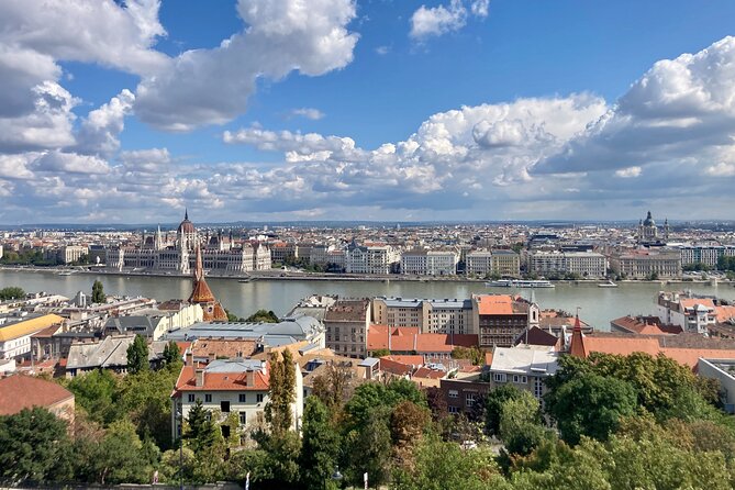 Half Day Budapest City Tour by Car / Minivan - Key Landmarks: Buda Castle and Fishermans Bastion