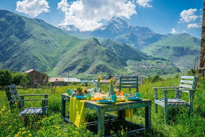 KAZBEGI GUDAURI ANANURI One Day Group Tour From Tbilisi! - Discover the Ananuri Fortified Castle Ensemble