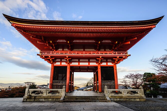 Kyoto: Golden Pavilion, Nijo Castle, Nishiki Market (English) - Common Questions