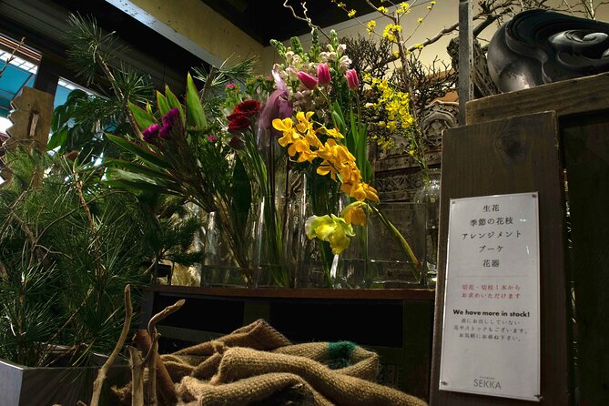 Kyoto Japanese Flower Arrangement Ikebana - The Art of Japanese Flower Arrangement